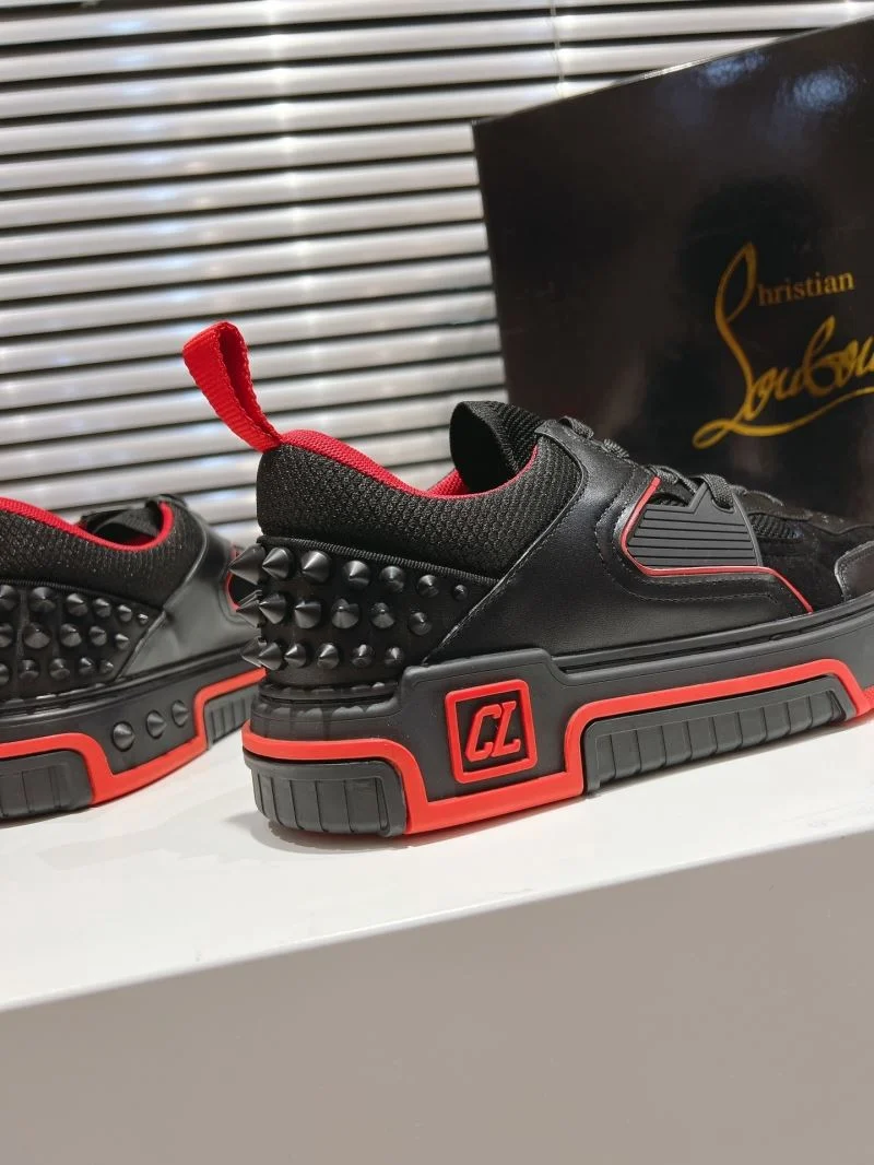 Bargain Christian Louboutin Low Shoes
