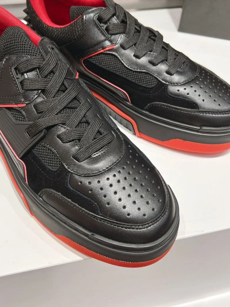 Bargain Christian Louboutin Low Shoes
