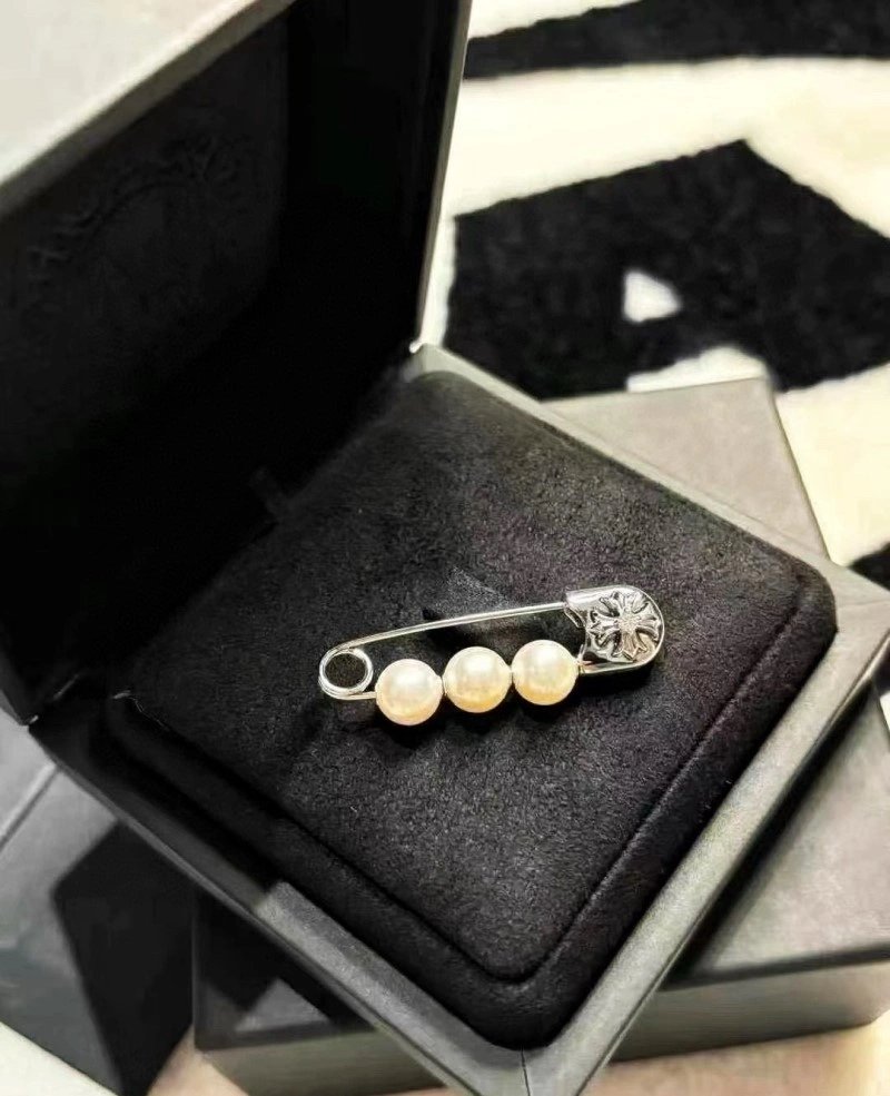 Bargain Chrome Hearts Brooches