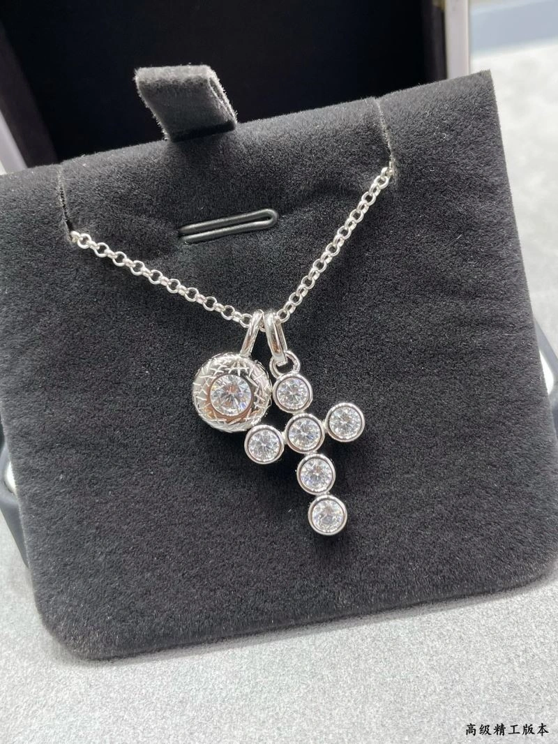 Indistinguishable Chrome Hearts Necklaces