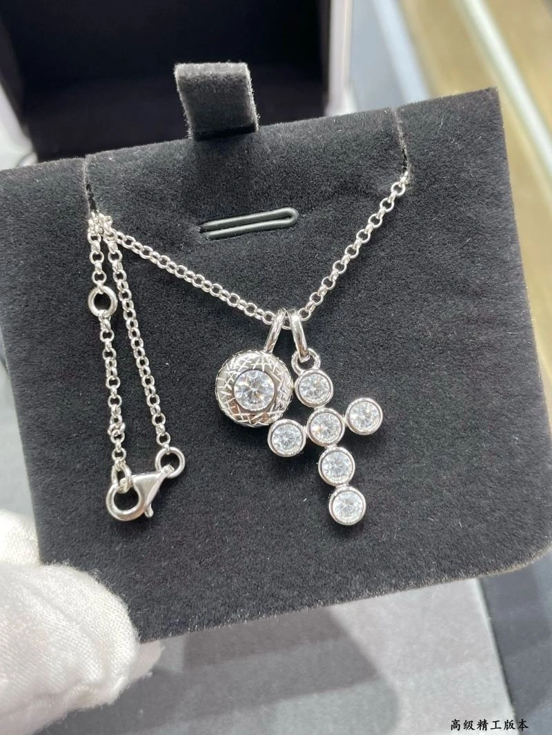 Indistinguishable Chrome Hearts Necklaces