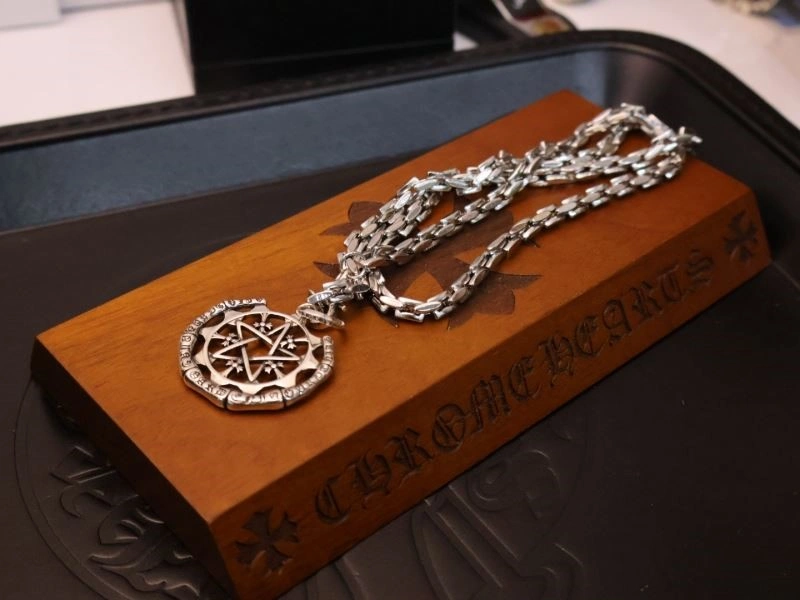Low-cost Chrome Hearts Necklaces