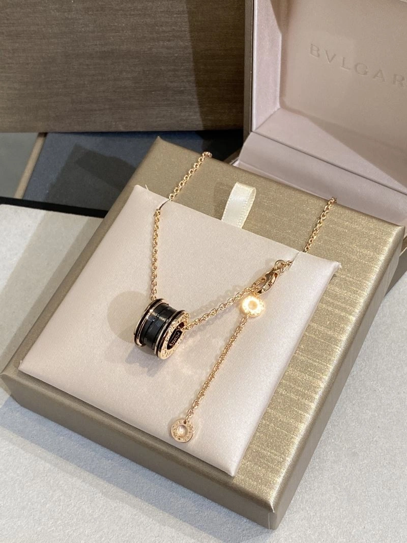 Indistinguishable Ck Necklaces