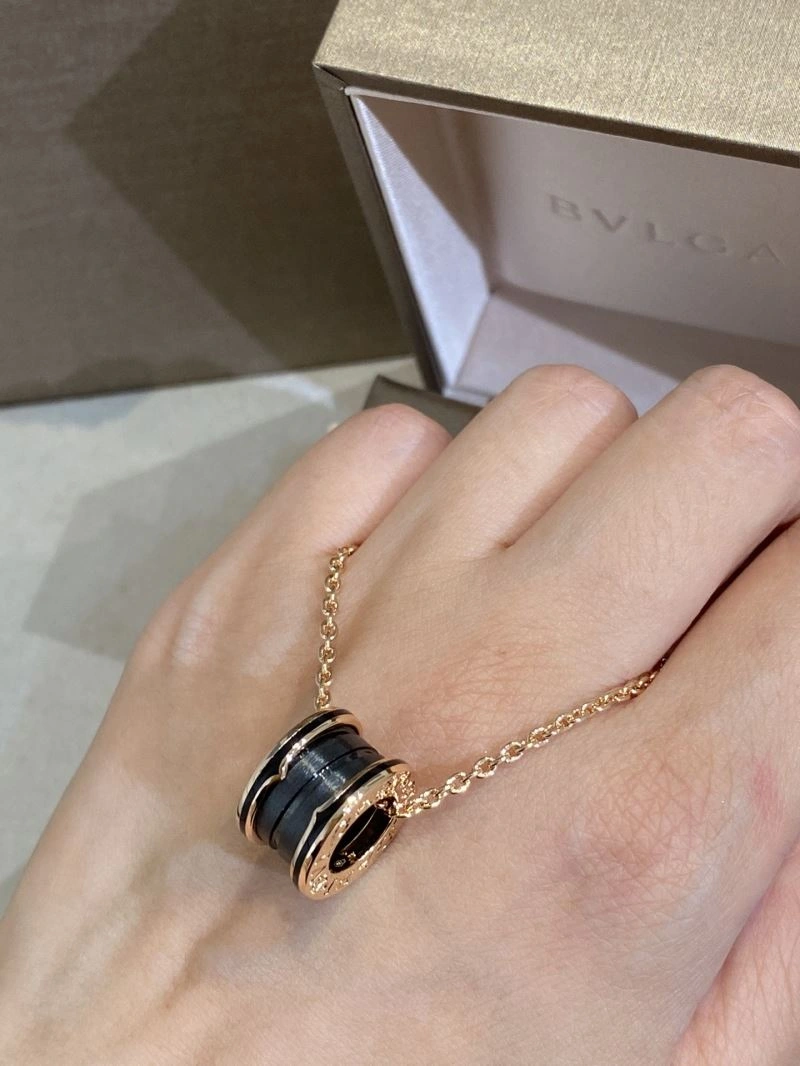 Indistinguishable Ck Necklaces