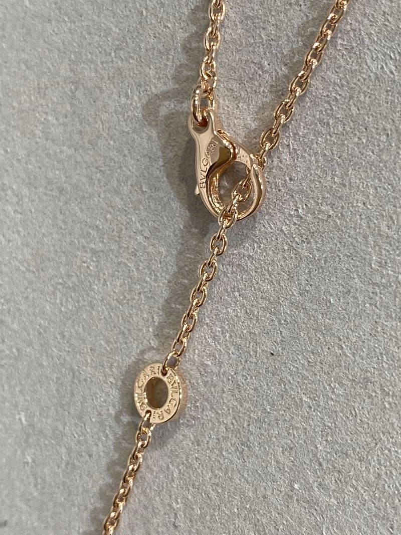 Indistinguishable Ck Necklaces