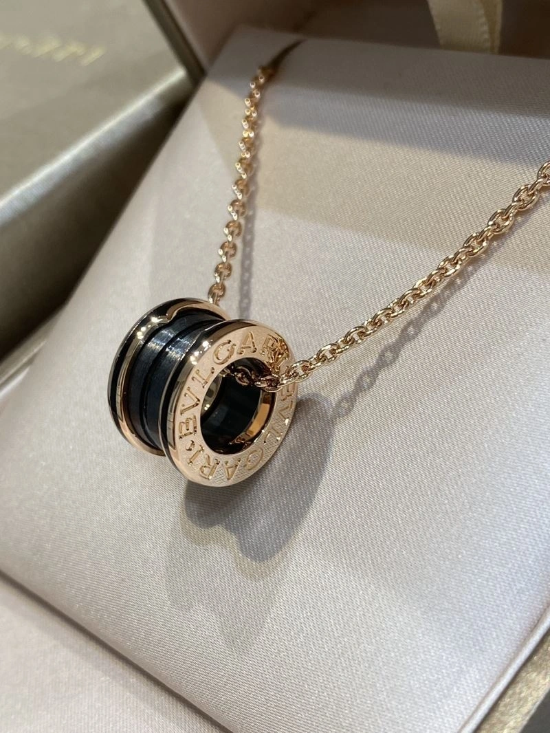 Indistinguishable Ck Necklaces