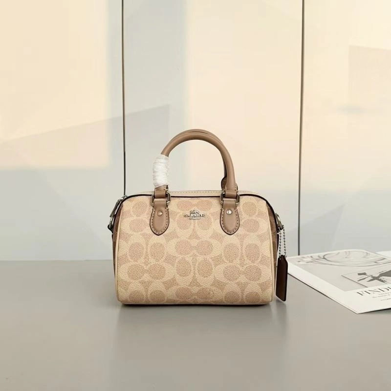 Top mirror Coach Pillow Bags