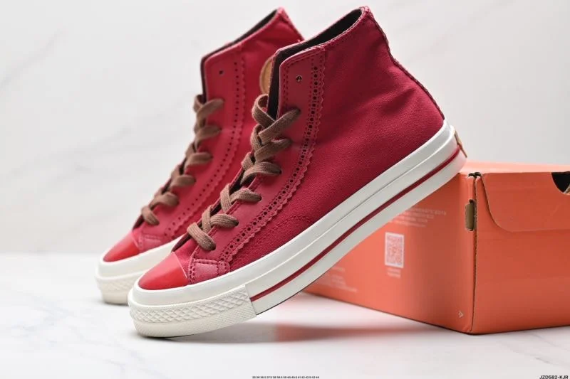 Brand-authenticated Converse Shoes