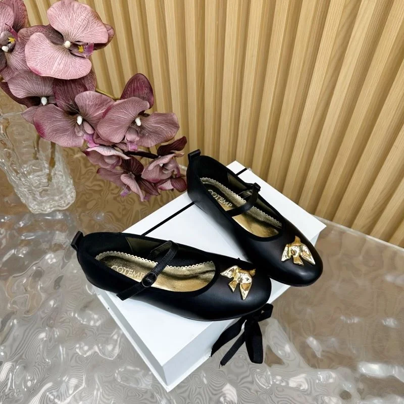 Indistinguishable Cotemp Shoes
