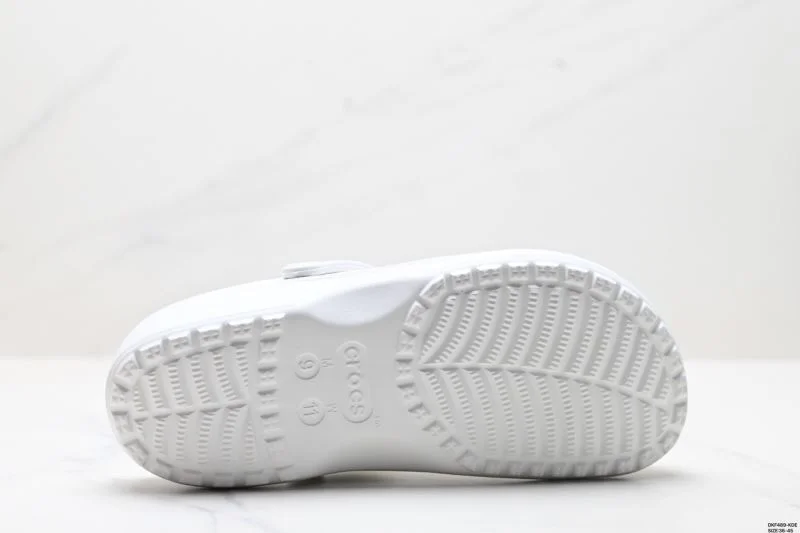Cut-rate Crocs Sandals