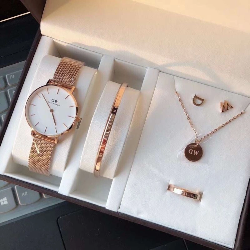 Discounted DANIEL WELLINGTON Watches