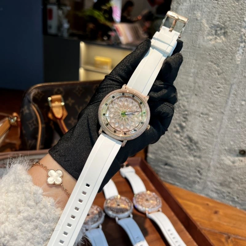 Indistinguishable DOLAME Watches