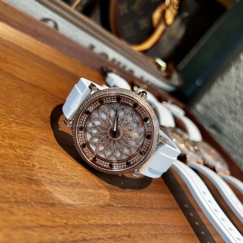 Indistinguishable DOLAME Watches