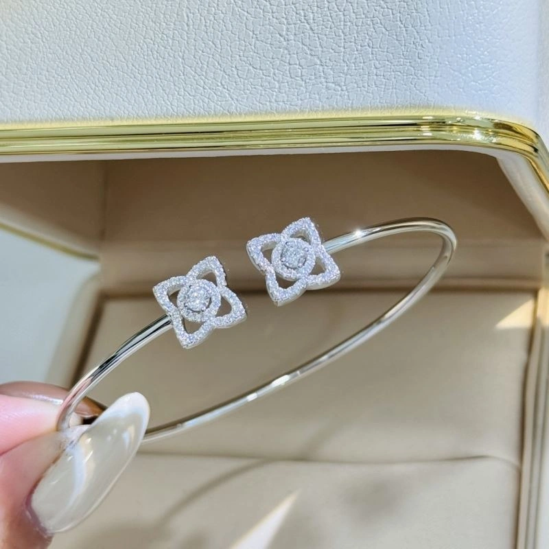 Factory-made De Bee Bracelets