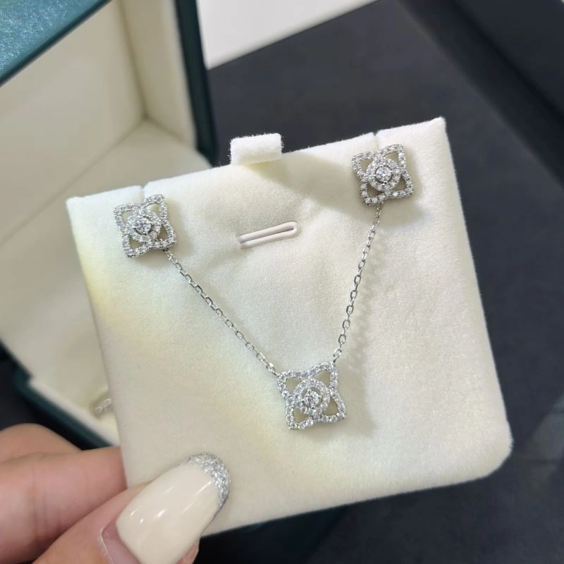 Top mirror De Bee Necklaces