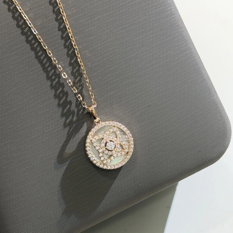 Brand-original De Bee Necklaces