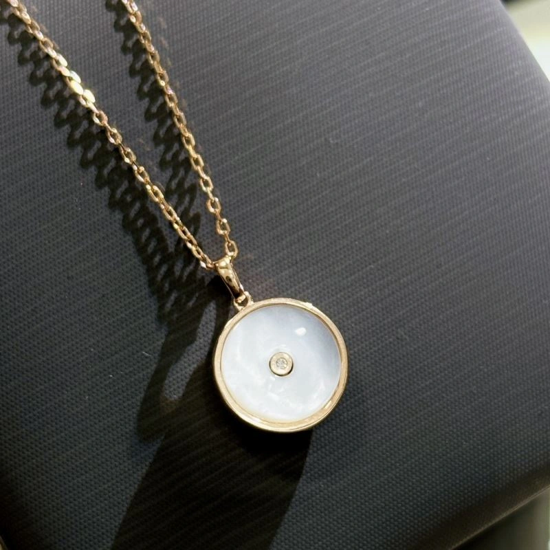 Brand-original De Bee Necklaces
