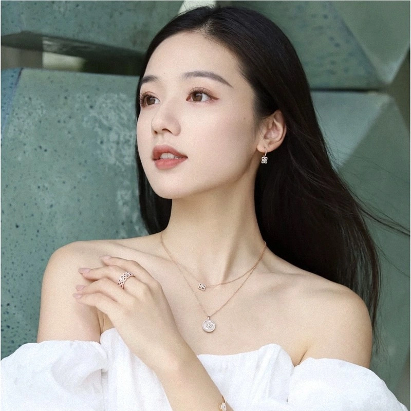 Brand-original De Bee Necklaces