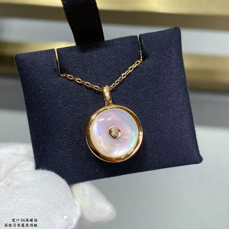 Legit De Bee Necklaces