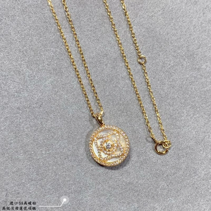 Legit De Bee Necklaces