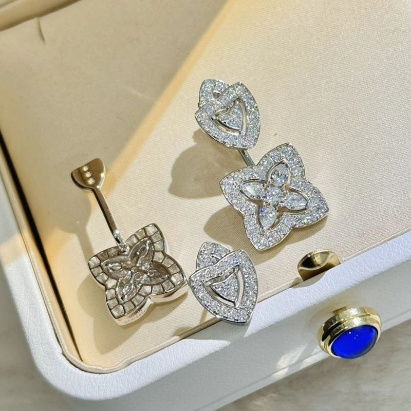 Budget-friendly Debeers Necklaces