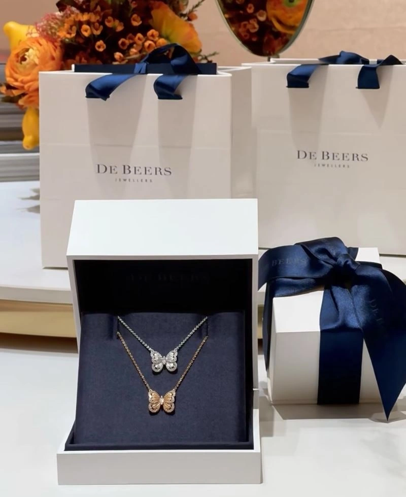 Cut-rate Debeers Necklaces