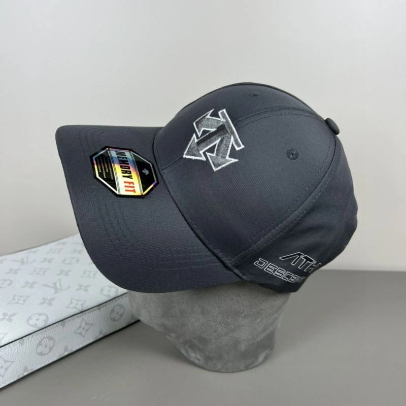 Indistinguishable Descente Caps