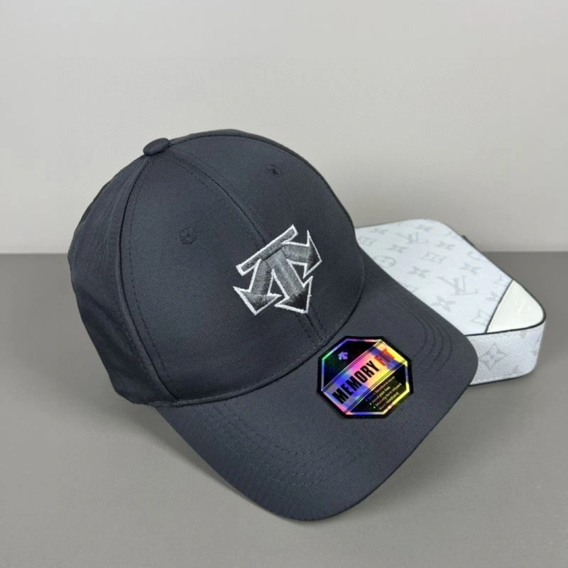 Indistinguishable Descente Caps