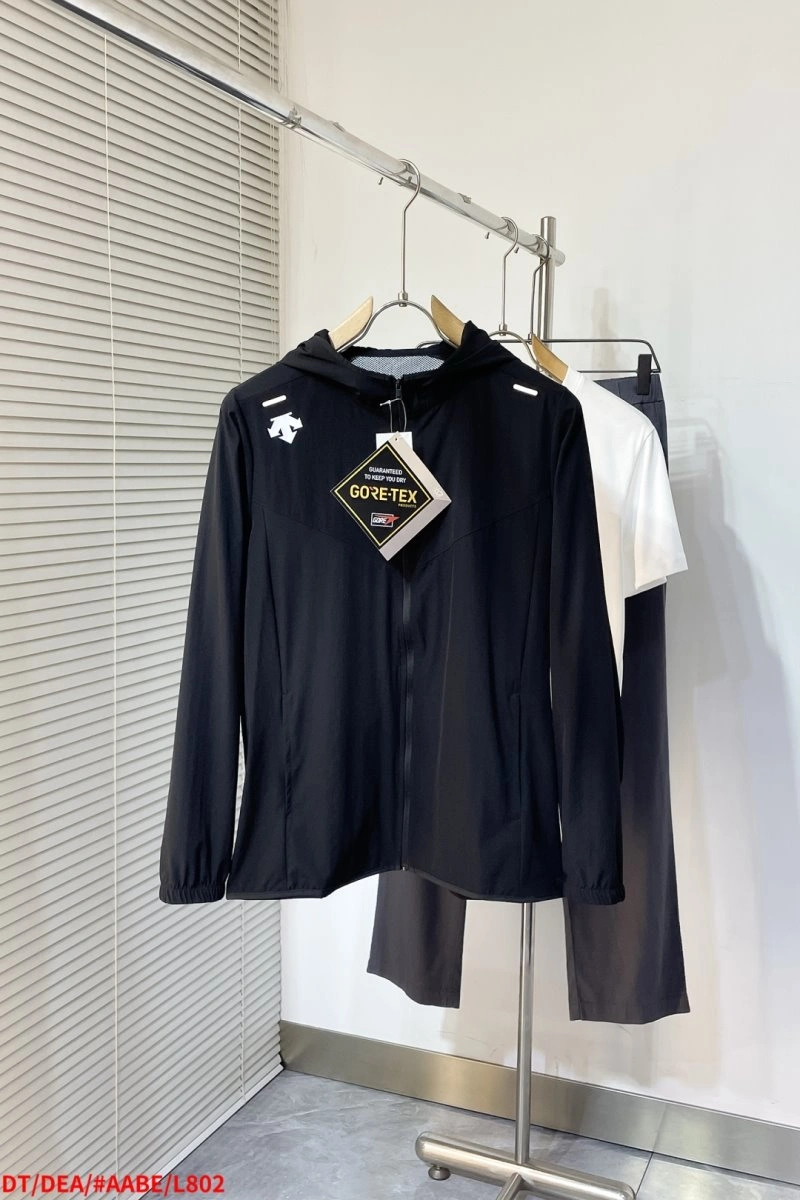 Descente Outwear