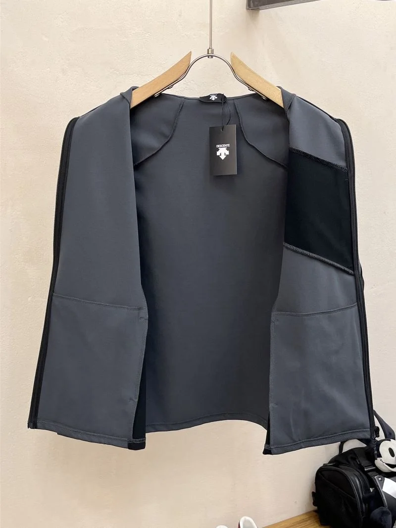 Indistinguishable Descente Outwear