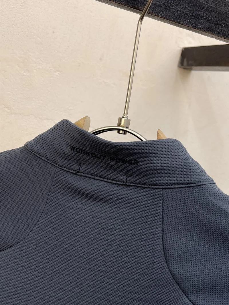 Indistinguishable Descente Outwear