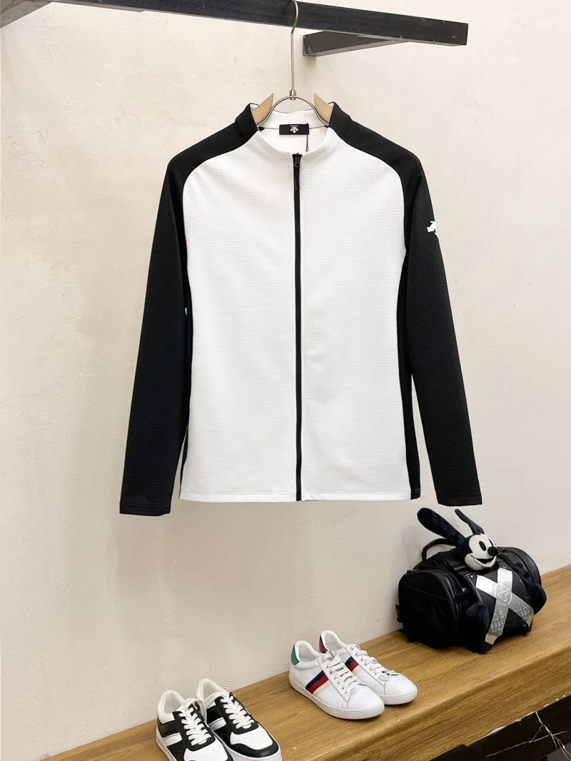 Descente Outwear