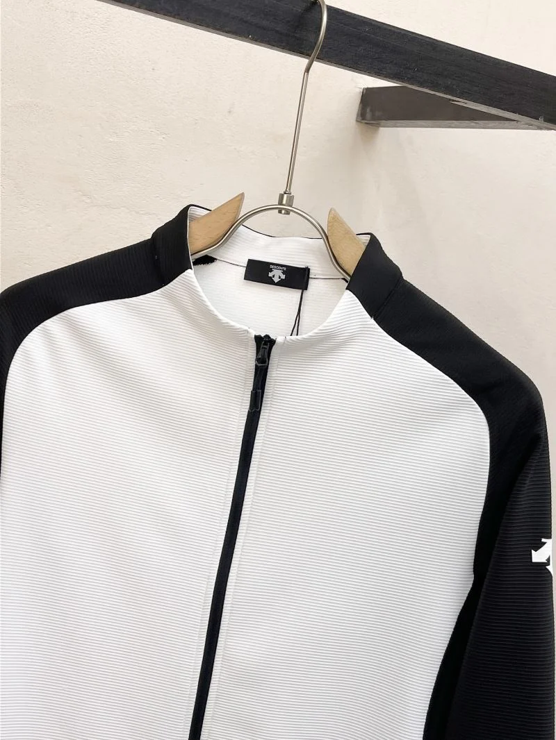 Indistinguishable Descente Outwear