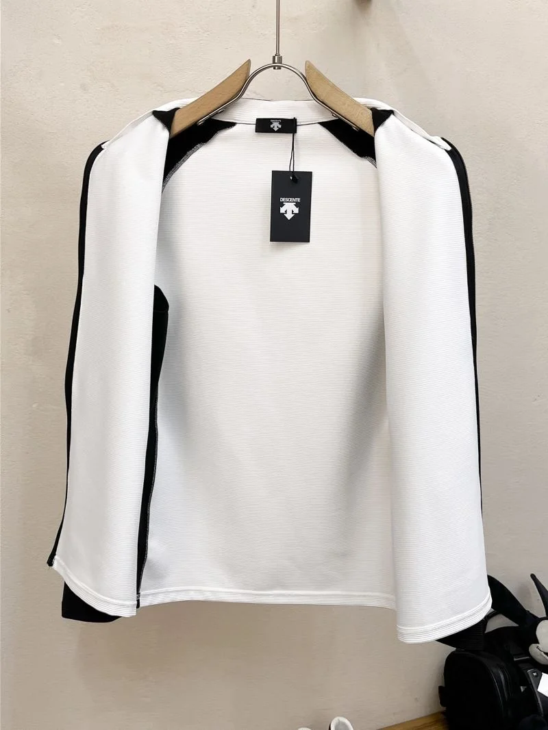 Indistinguishable Descente Outwear