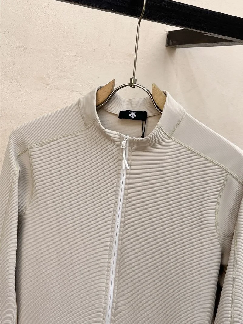 Accurate model Descente Outwear