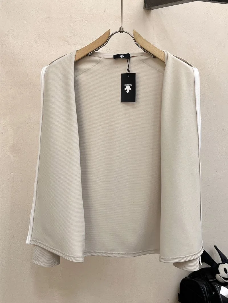 Accurate model Descente Outwear