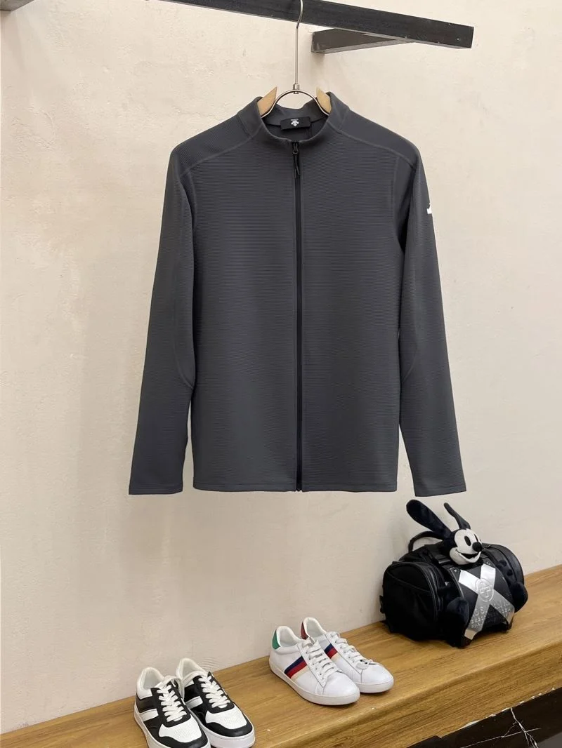 Descente Outwear