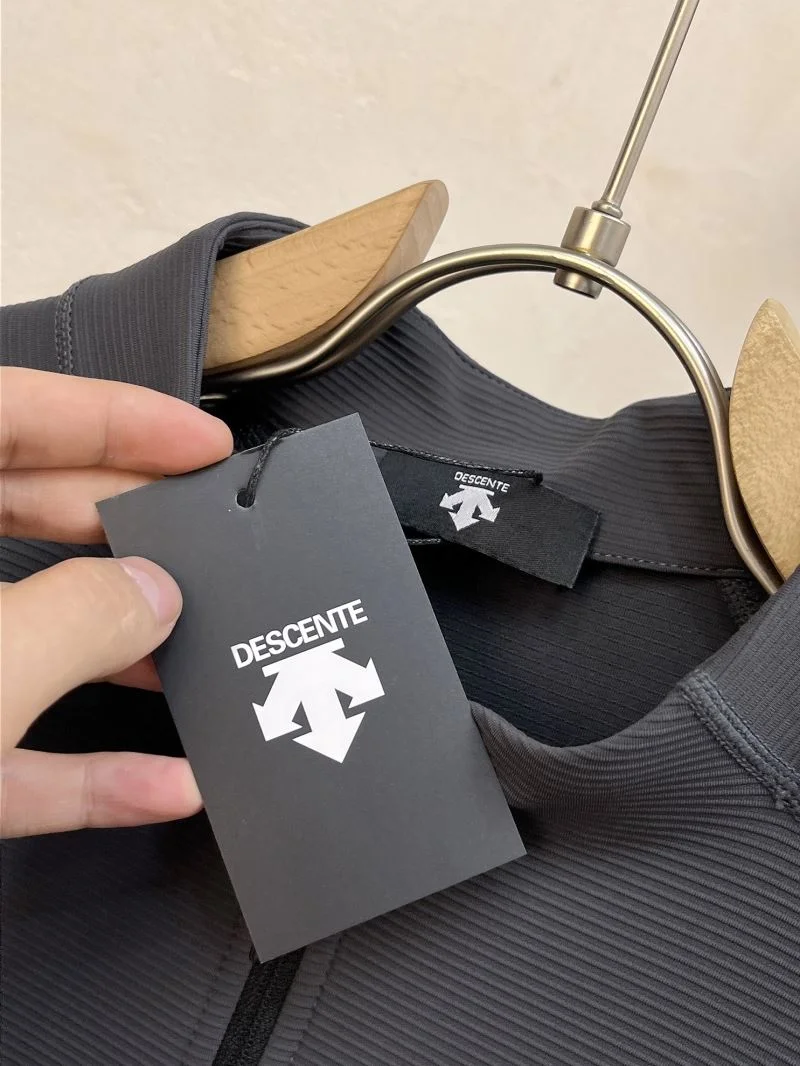 Accurate model Descente Outwear