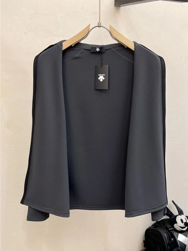 Accurate model Descente Outwear