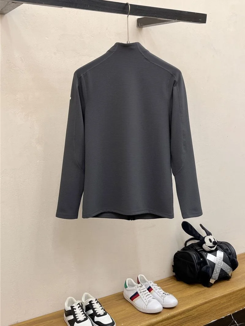 Accurate model Descente Outwear