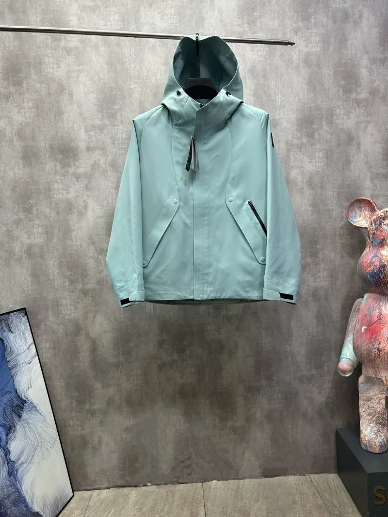 Precise copy Descente Outwear
