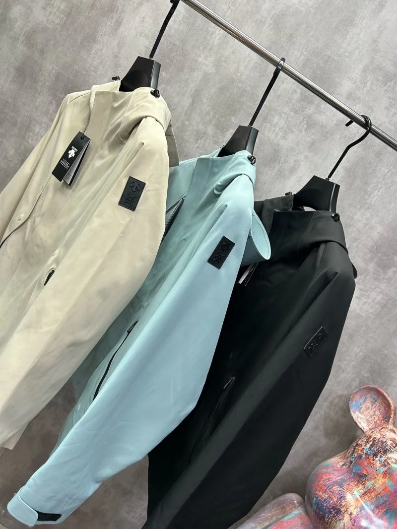 Precise copy Descente Outwear