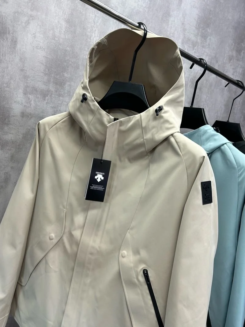 Precise copy Descente Outwear