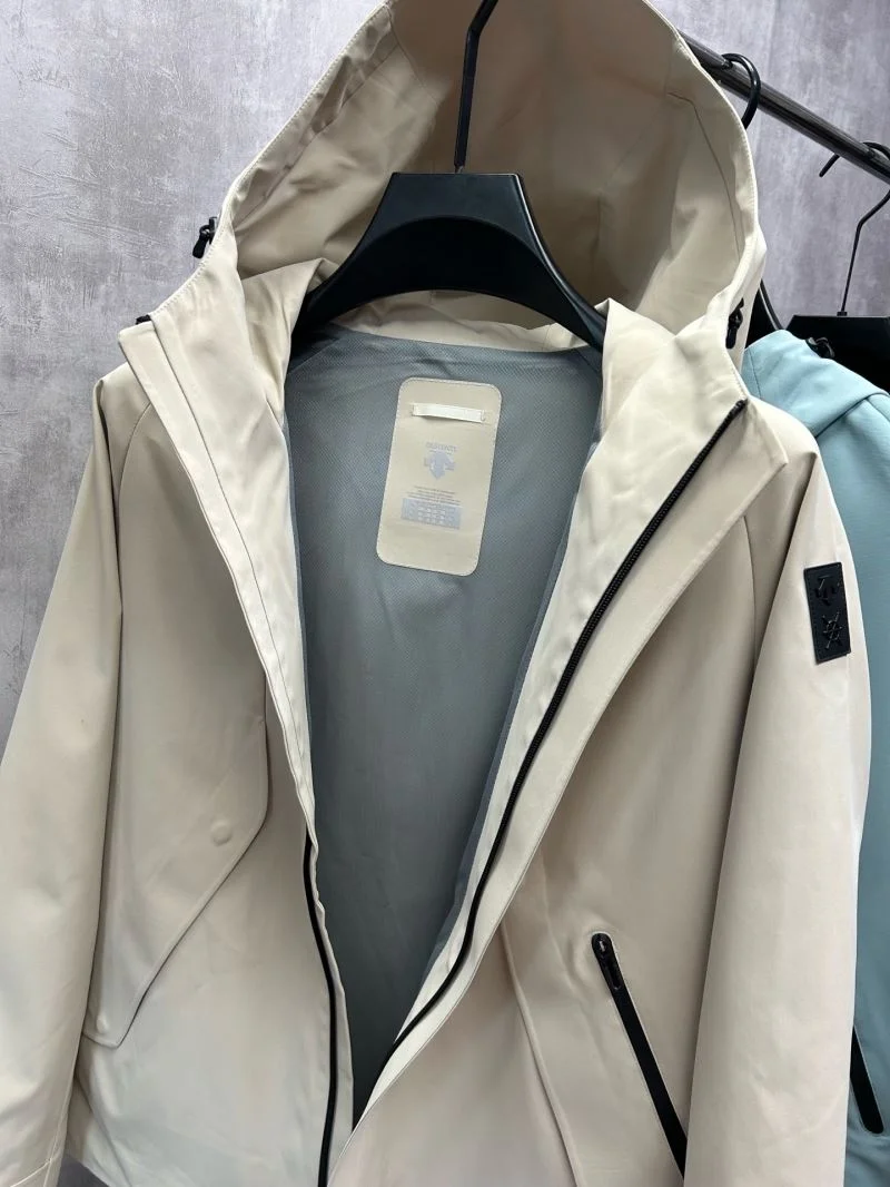 Precise copy Descente Outwear