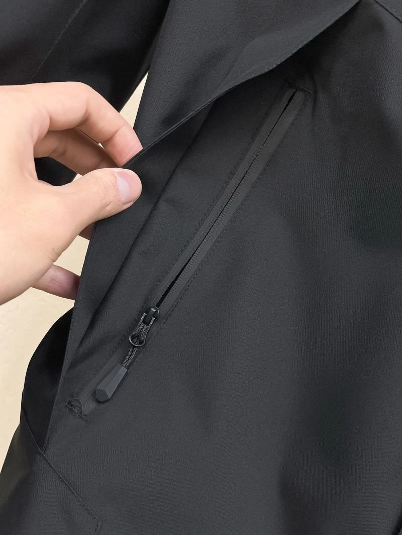 Brand-original Descente Outwear
