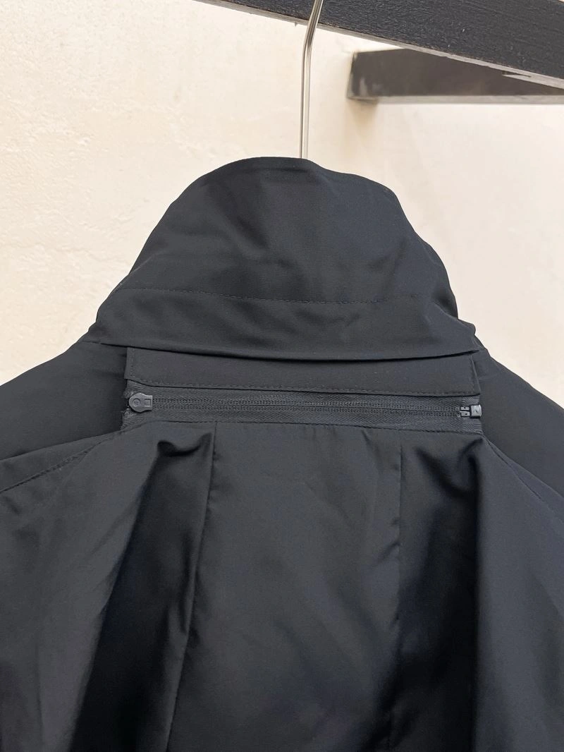 Genuine Descente Outwear