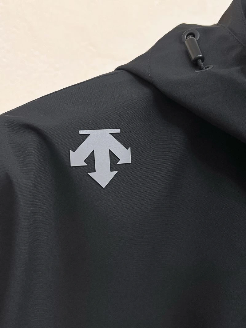 Genuine Descente Outwear