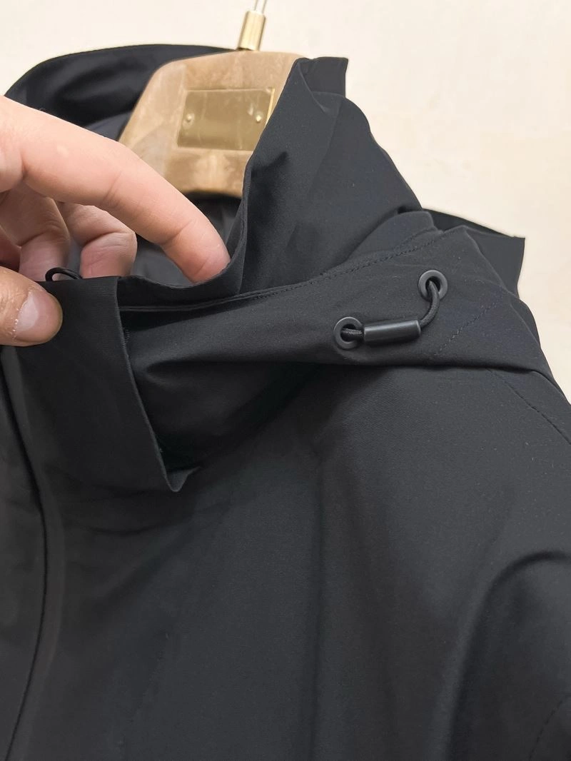 Genuine Descente Outwear