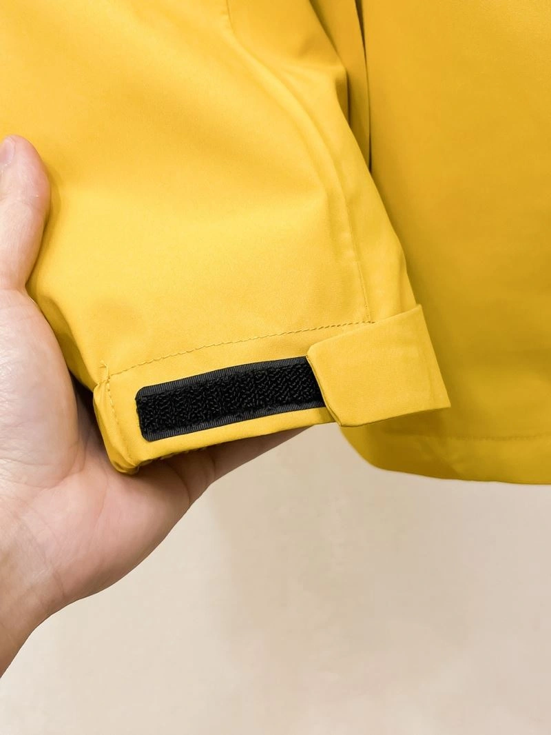 Authentic Descente Outwear