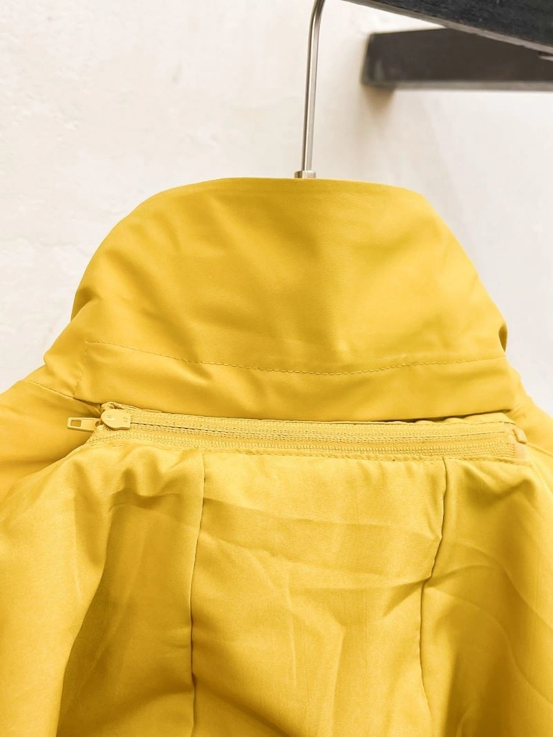 Authentic Descente Outwear